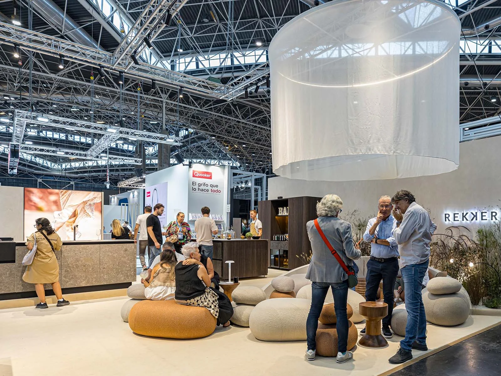 Rekker marca tendencia en Espacio Cocina SICI - Salabaño