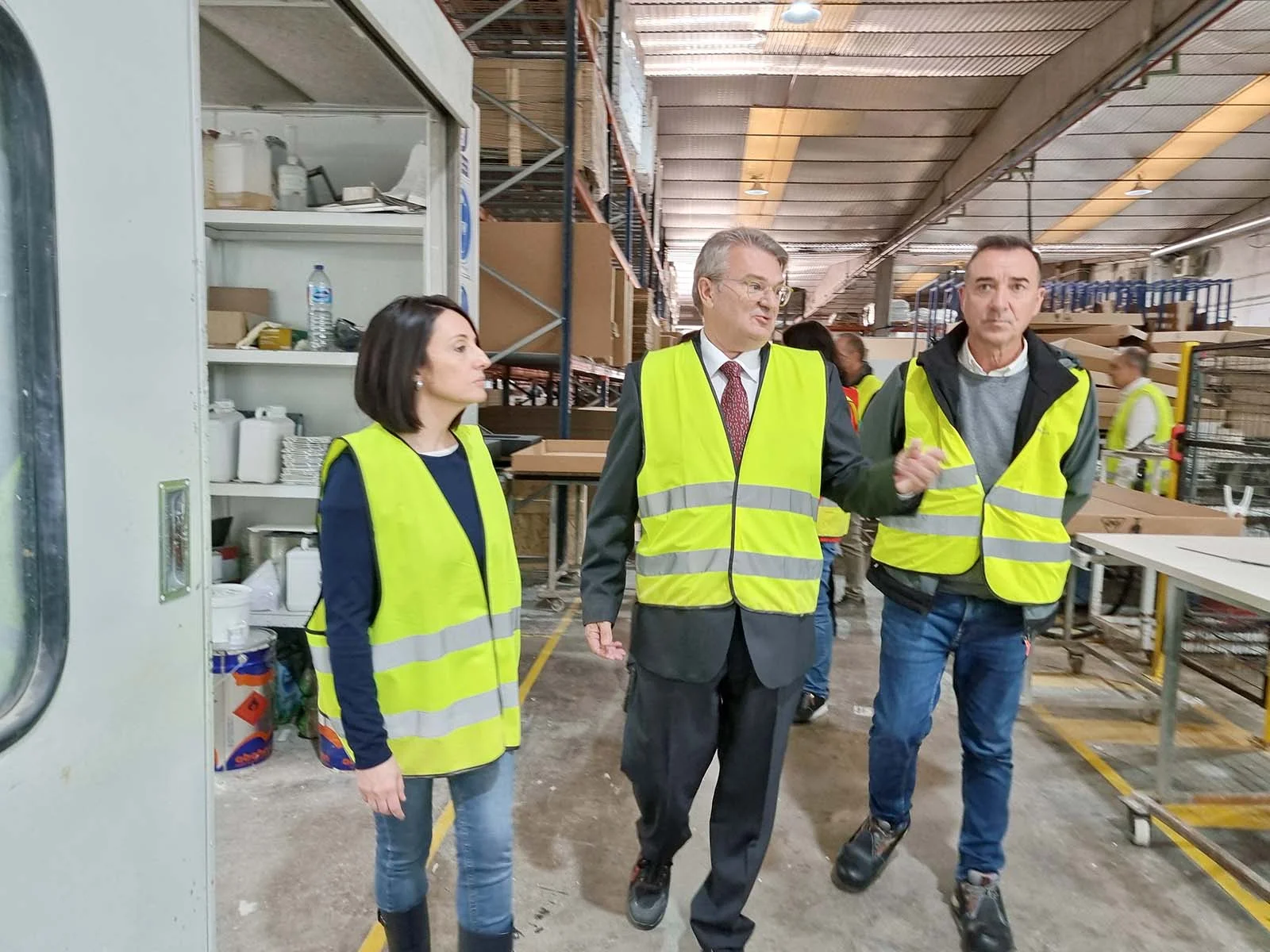 McBath, ejemplo de resiliencia tras la DANA, recibe a Rebeca Torró ...